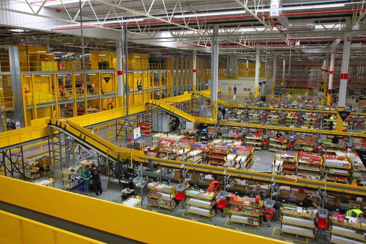 Pracownicy firmy Amazon zorganizowali pikietę pod siedzibą firmy ...